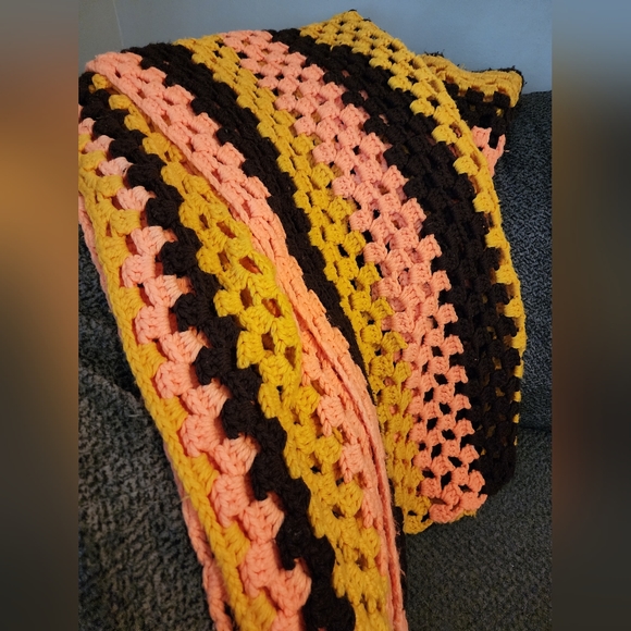Handma | Bedding | Vintage Retro Multi Colored Crocheted 8s Throw ...